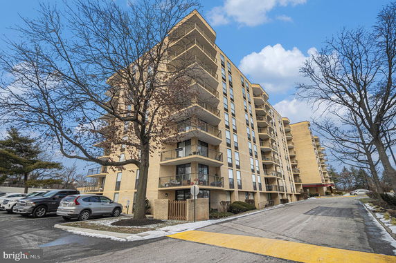 666 W Germantown Pike in - Condos for Sale | HelloCondo