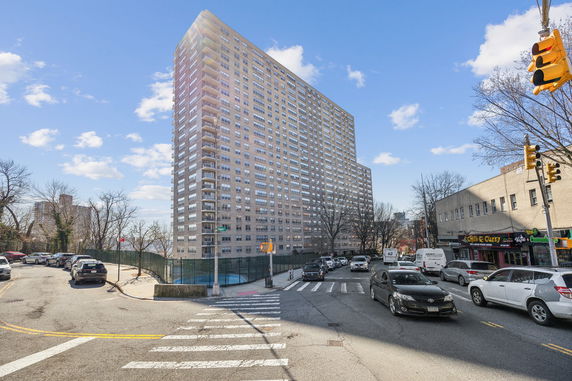 555 Kappock St Unit 26e in - Condos for Sale | HelloCondo